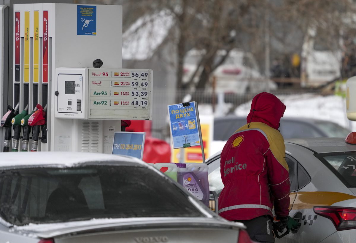 Shell announces withdrawal from Russian oil and gas – Middle East Monitor