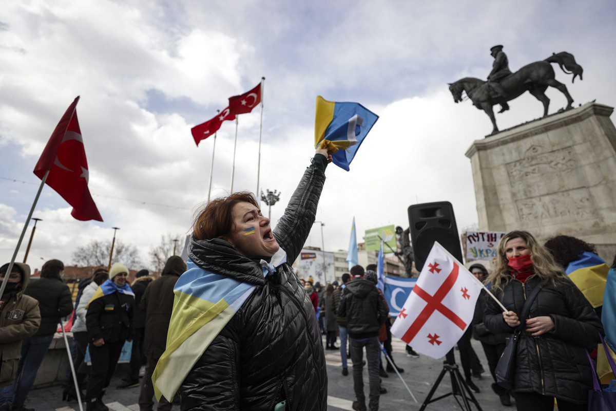 Ukrainians in Turkiye’s capital protest Russian attacks on Ukraine ...