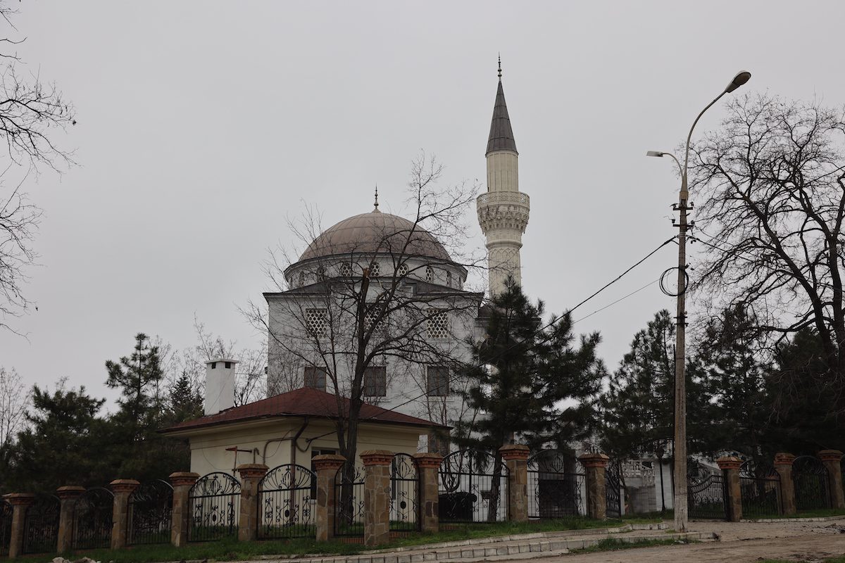 Mosque in Ukraine’s Mariupol partially damaged – Middle East Monitor