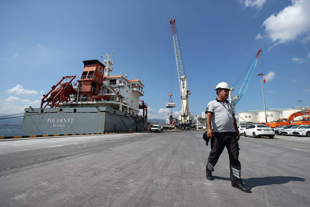 Grain carrying ship “Polarnet” arrives at Derince port, Turkiye ...