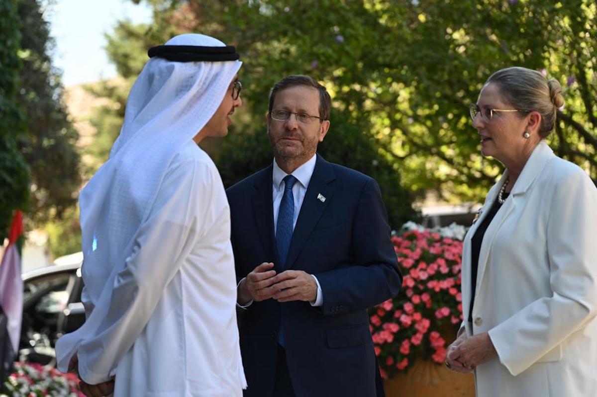 Isaac Herzog – Mohamed bin Zayed Al Nahyan in Israel – Middle East Monitor