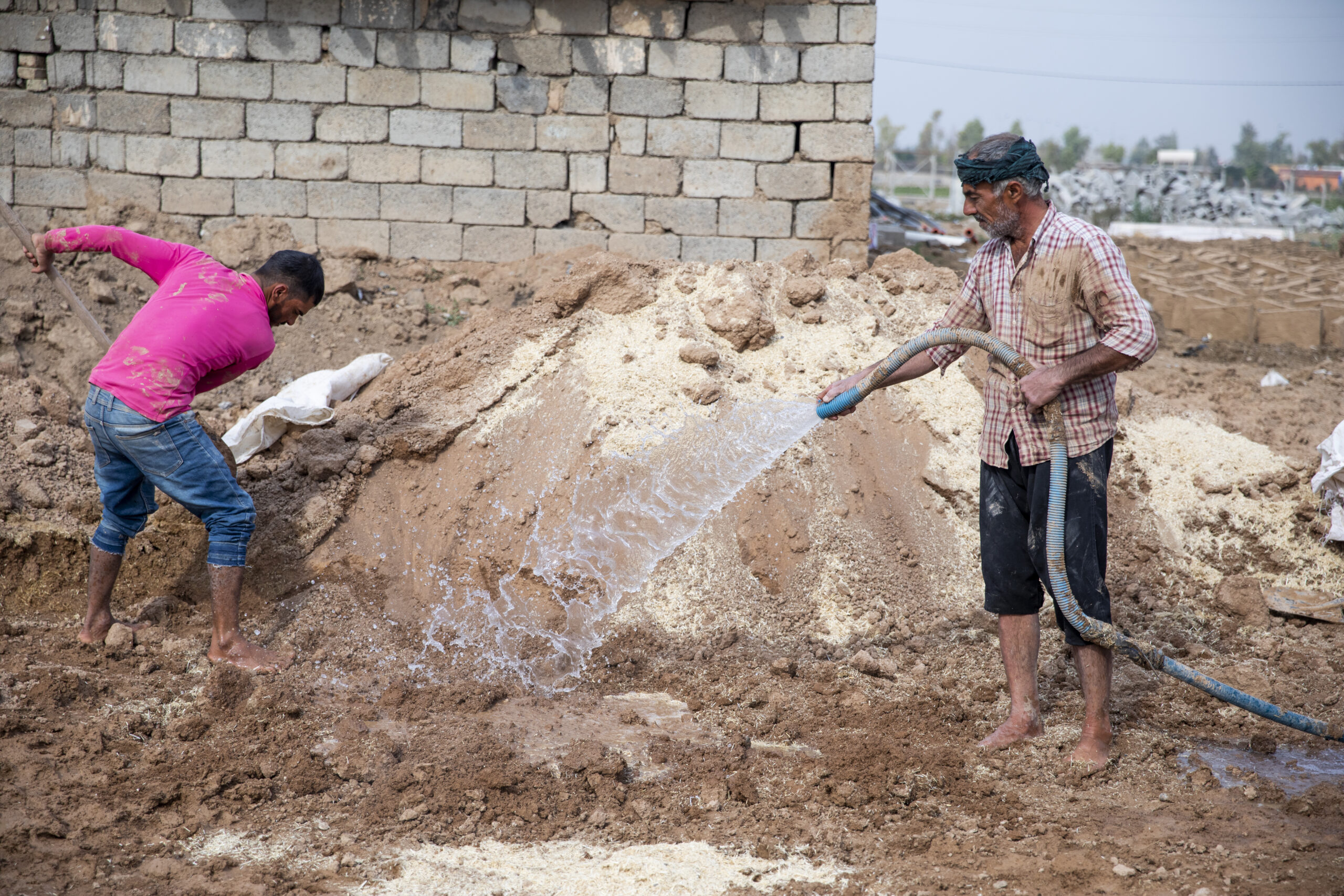 Iraqi adobe bricklayer Yasin Enver Kureci – Middle East Monitor