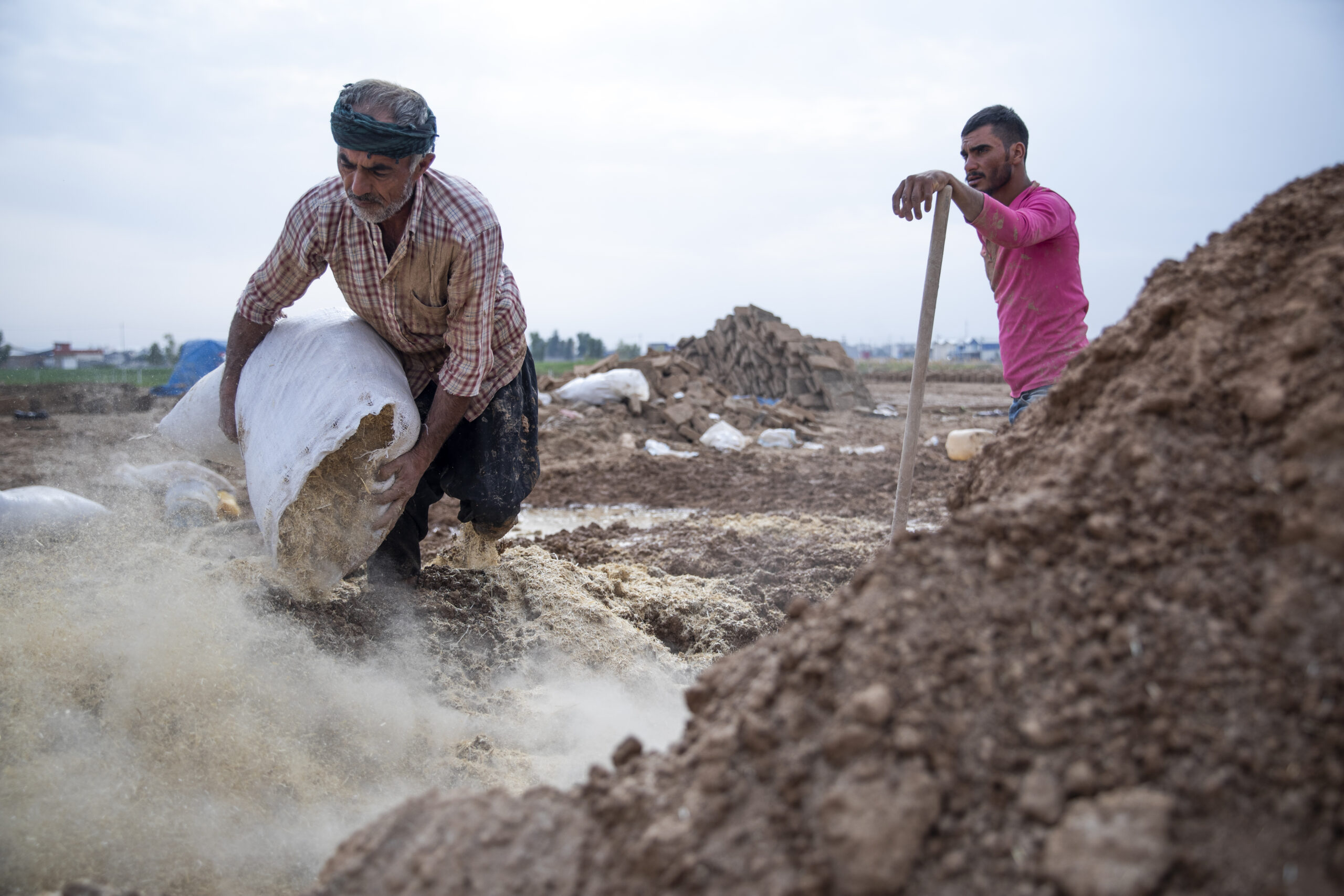 Iraqi adobe bricklayer Yasin Enver Kureci – Middle East Monitor