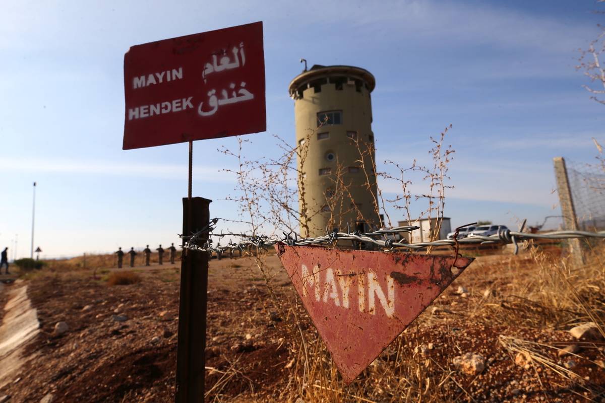 Turkish army guards Syrian border with domestic weapons – Middle East Monitor