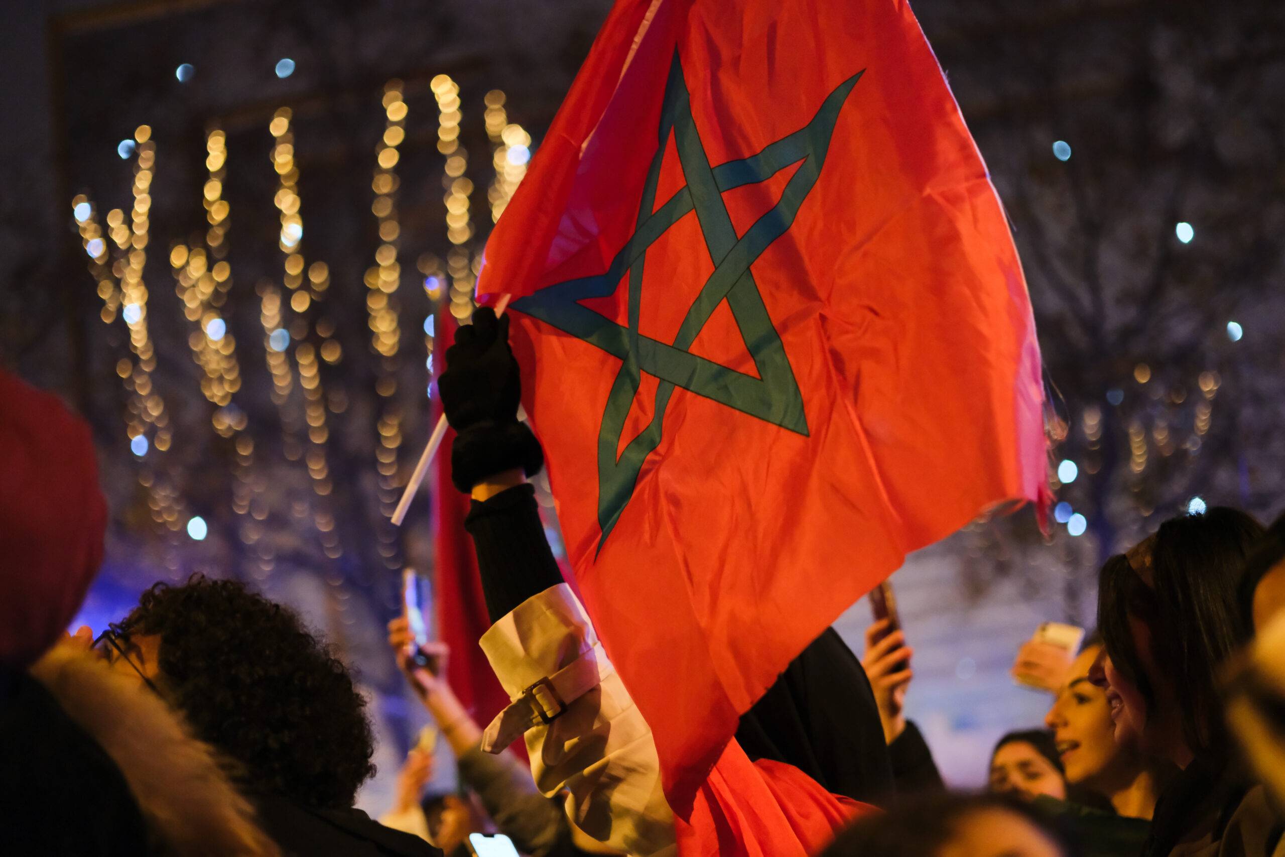 Fans of Morocco celebrate their soccer team in France – Middle East Monitor