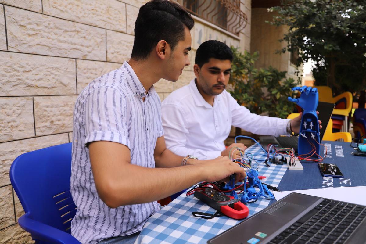 Gaza’s graduate engineers build life changing new hand – Middle East ...