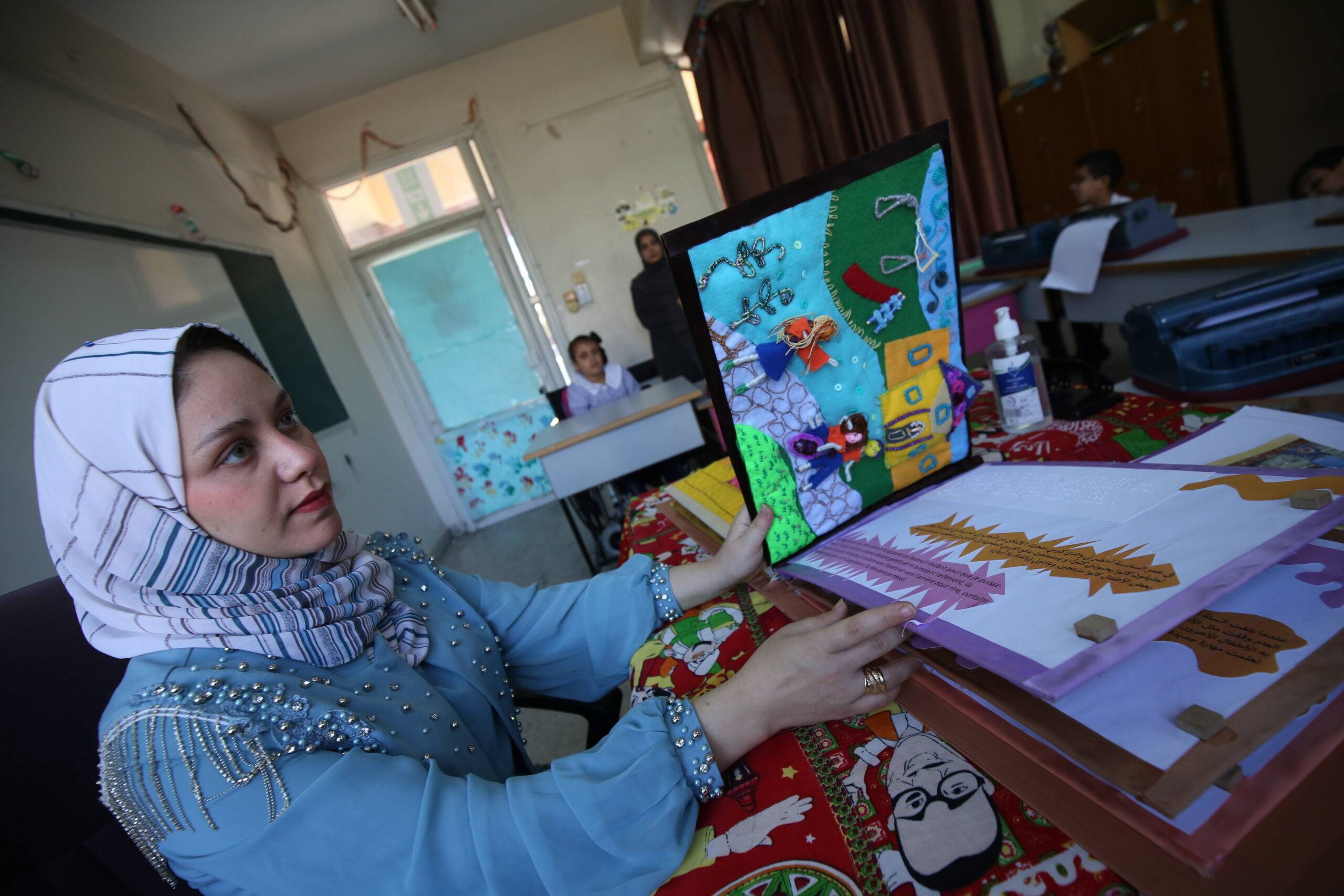 Artist, Taima Salama, devoted herself to helping the blind in Gaza ...