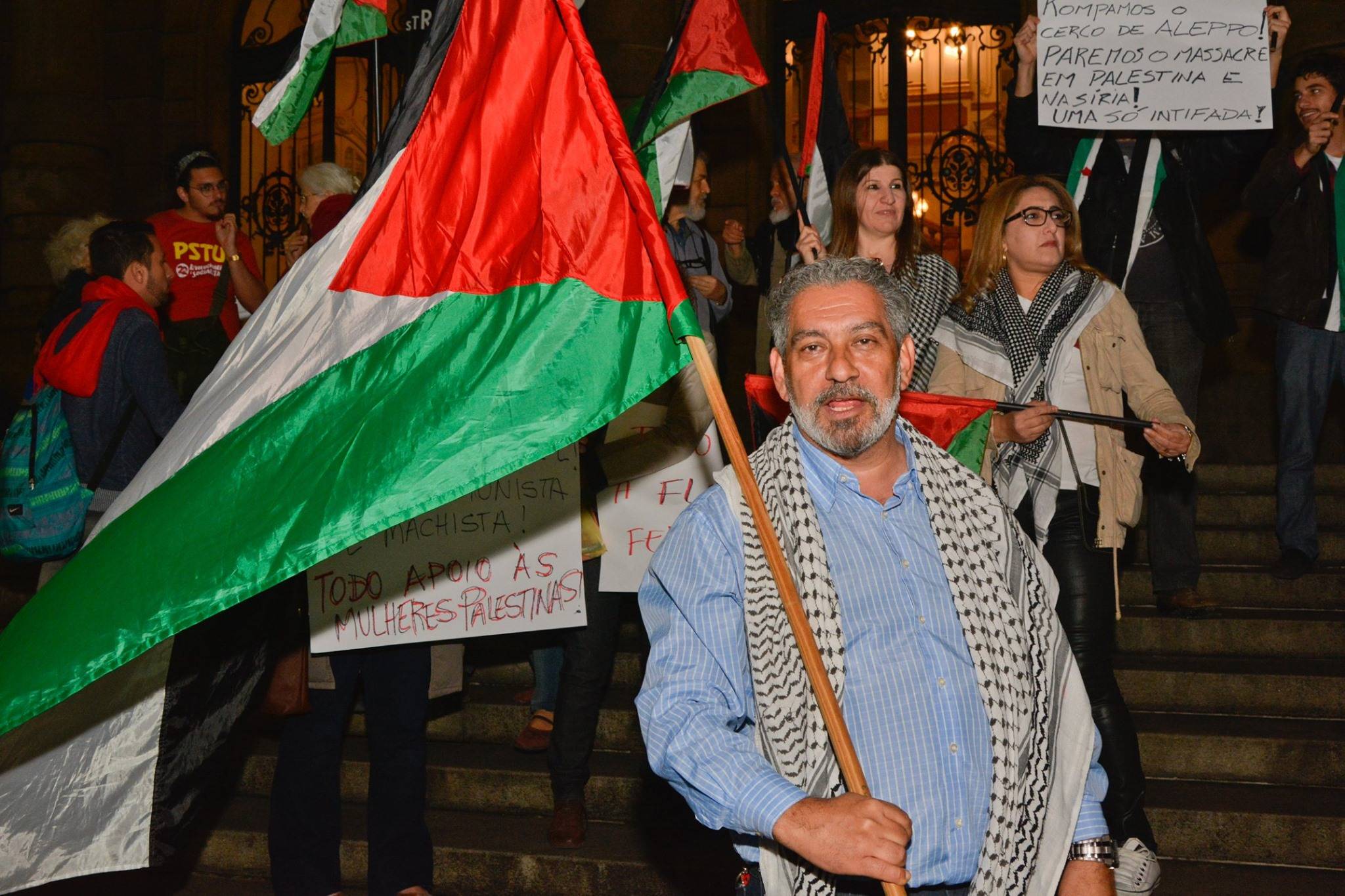 This Brazilian activist has worn the Palestinian keffiyeh for decades ...