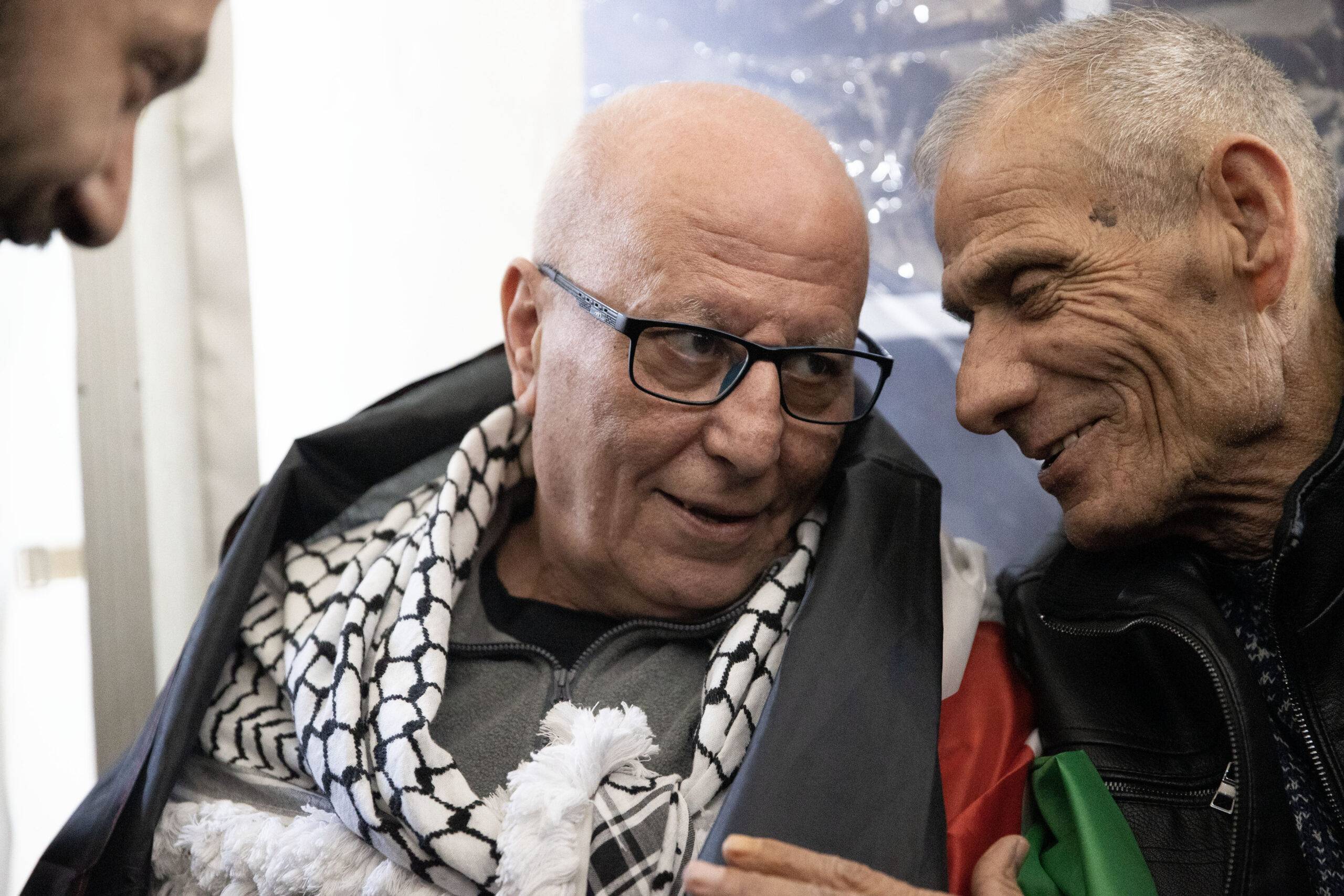 Palestinian Factions Congratulate Prisoner Released After 40 Years