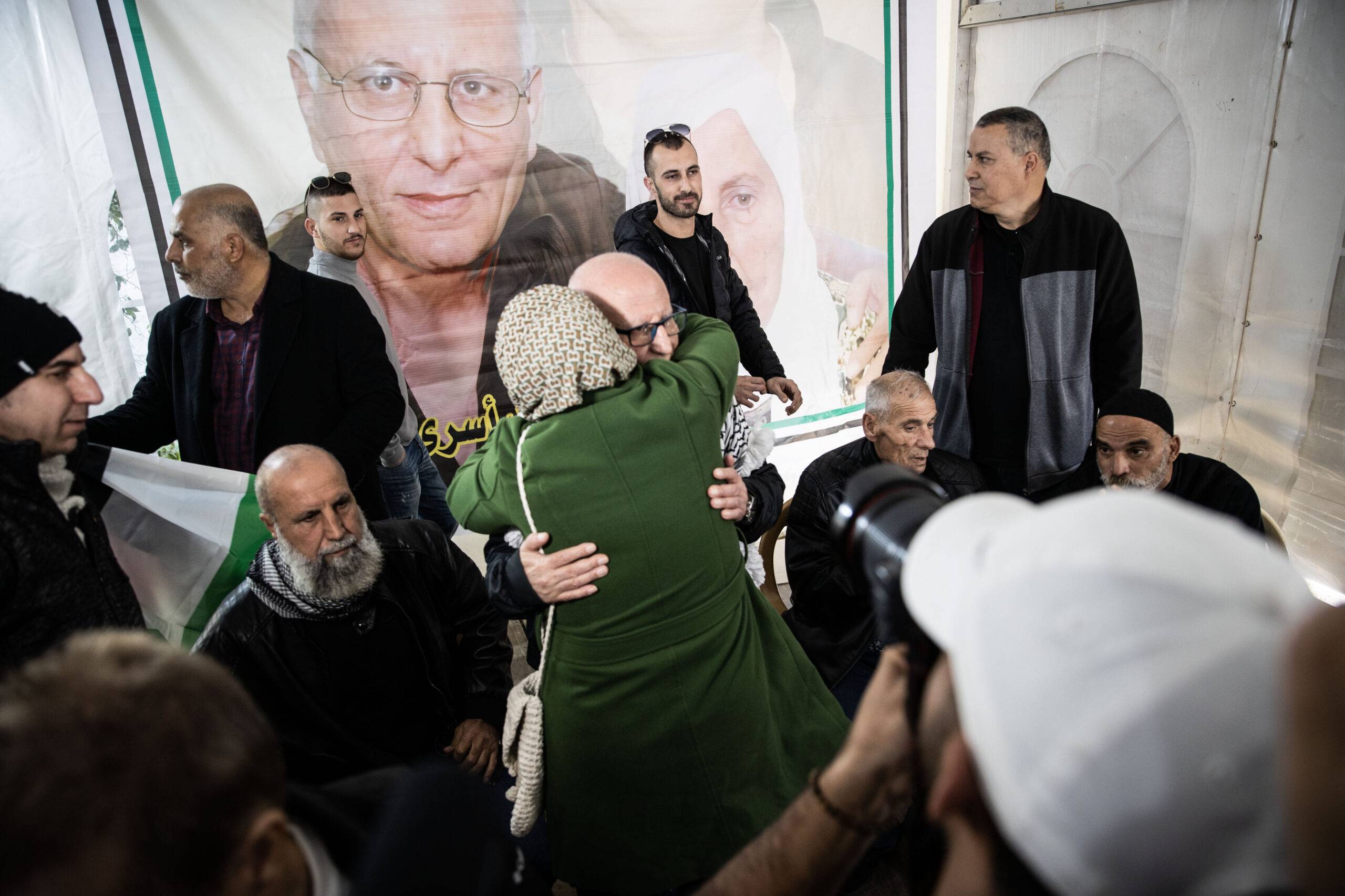 Palestinian Factions Congratulate Prisoner Released After 40 Years