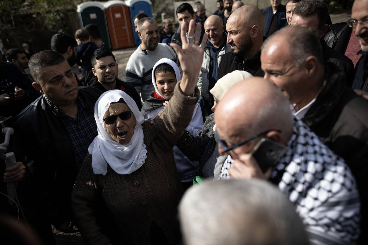 Palestinian released from Israeli jail after completing 40 years behind ...
