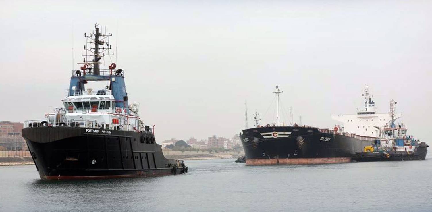 Ship Runs Aground In Suez Canal Middle East Monitor 4465