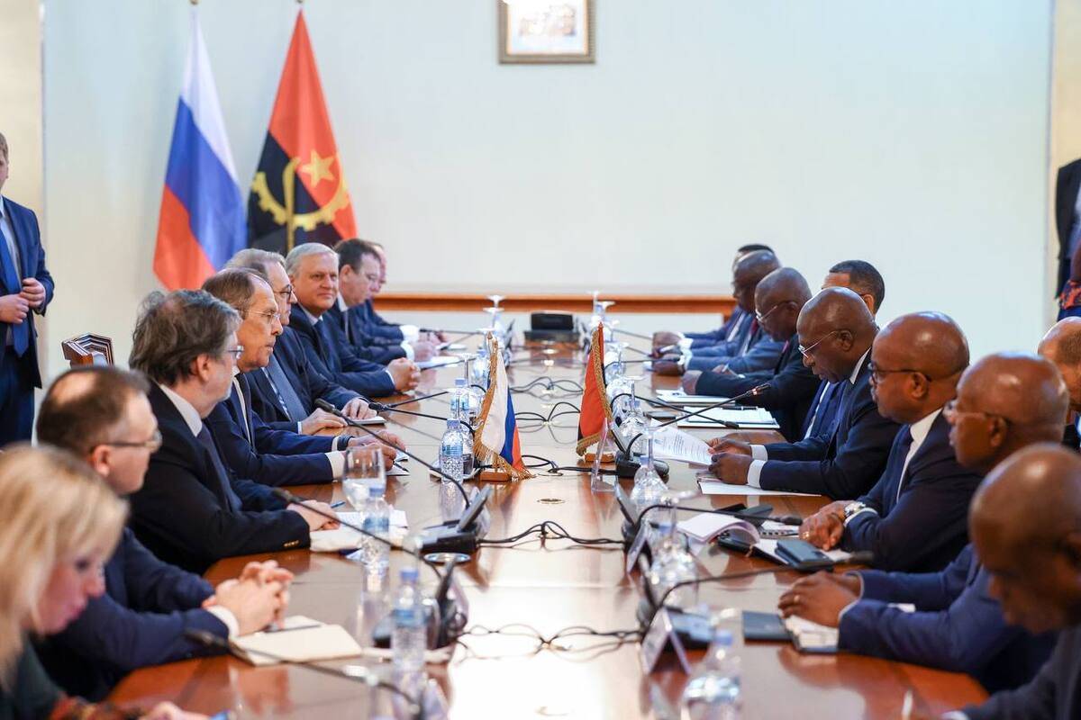 Russian Foreign Minister Sergey Lavrov in Angola – Middle East Monitor