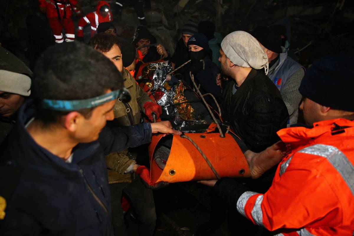 4 people, including a child, rescued from the wreckage of collapsed ...