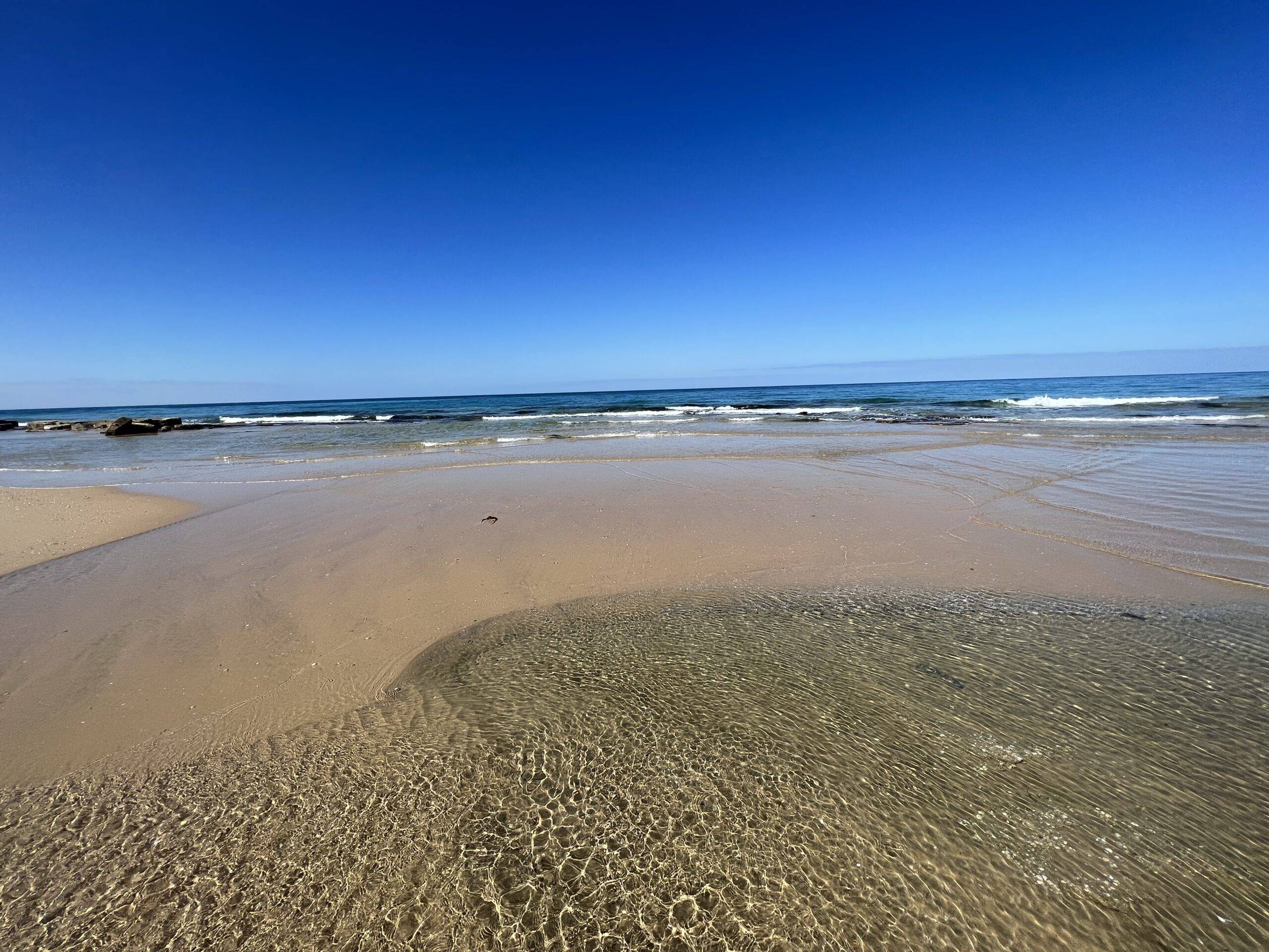 Panic as Mediterranean waters recede following quakes – Middle East Monitor