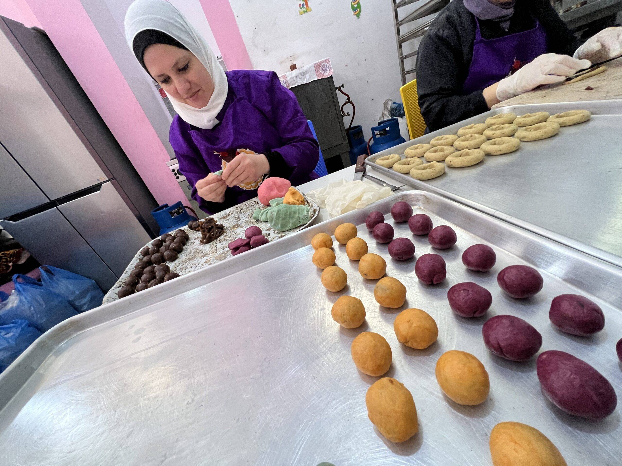 Palestinian Eid date biscuits with a sweet twist – Middle East Monitor