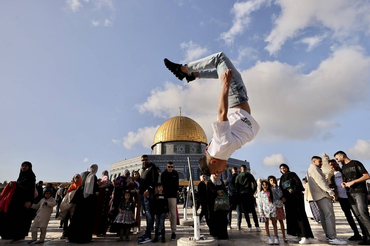 Eid al-Fitr prayer at Al-Aqsa Mosque Compound – Middle East Monitor