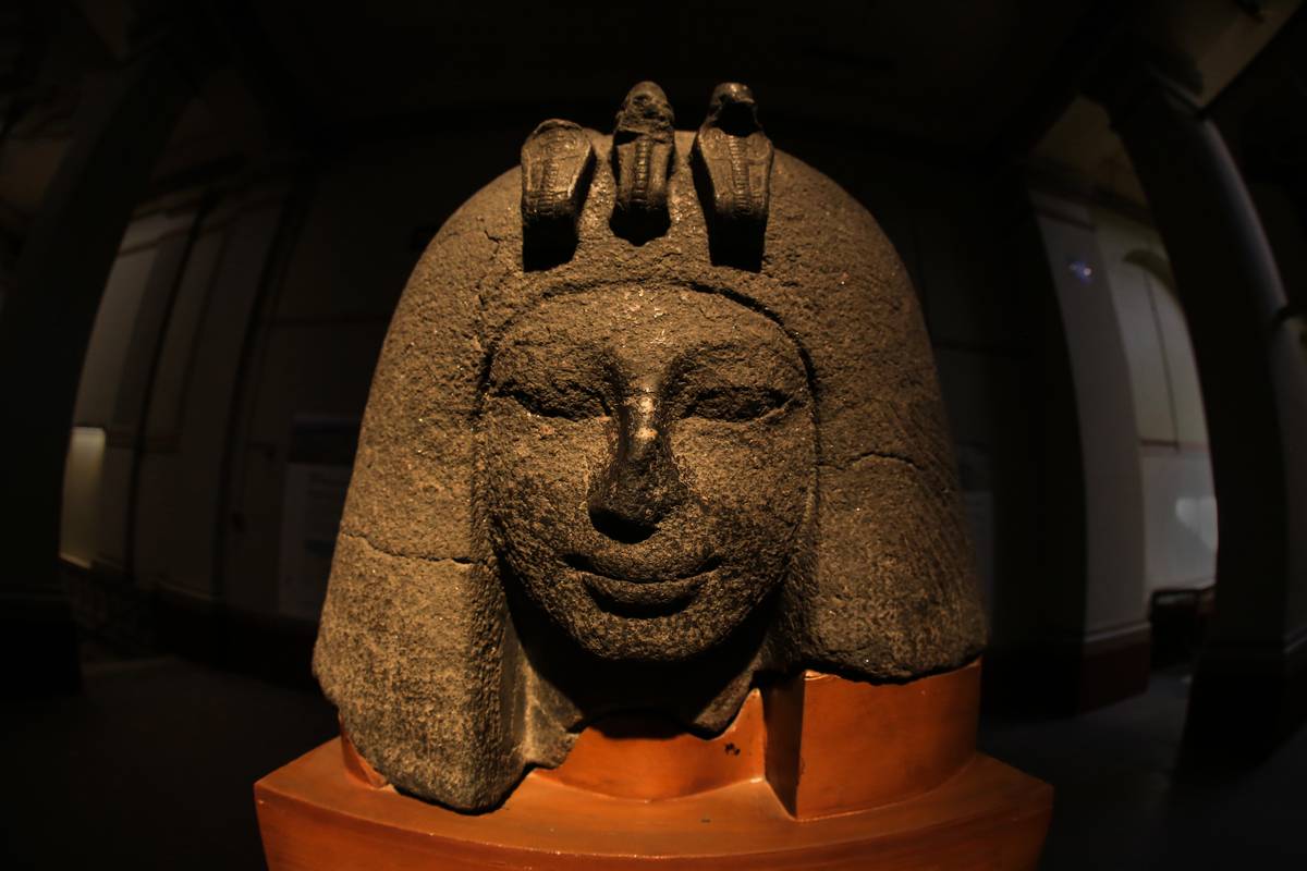 The oldest museum in the Middle East lighting on history of ancient ...