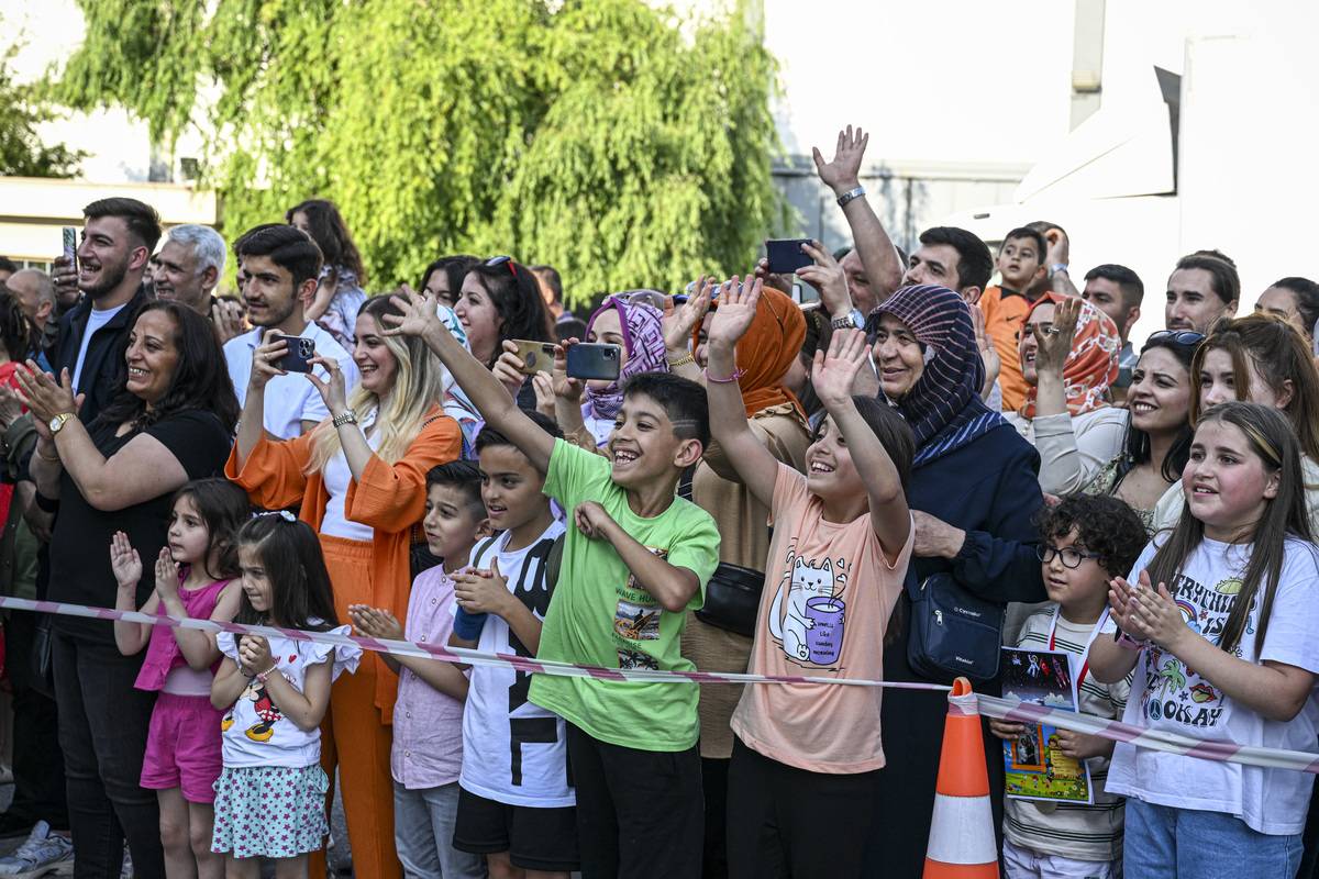 OSYM officials reunite with their families after 45 days – Middle East ...
