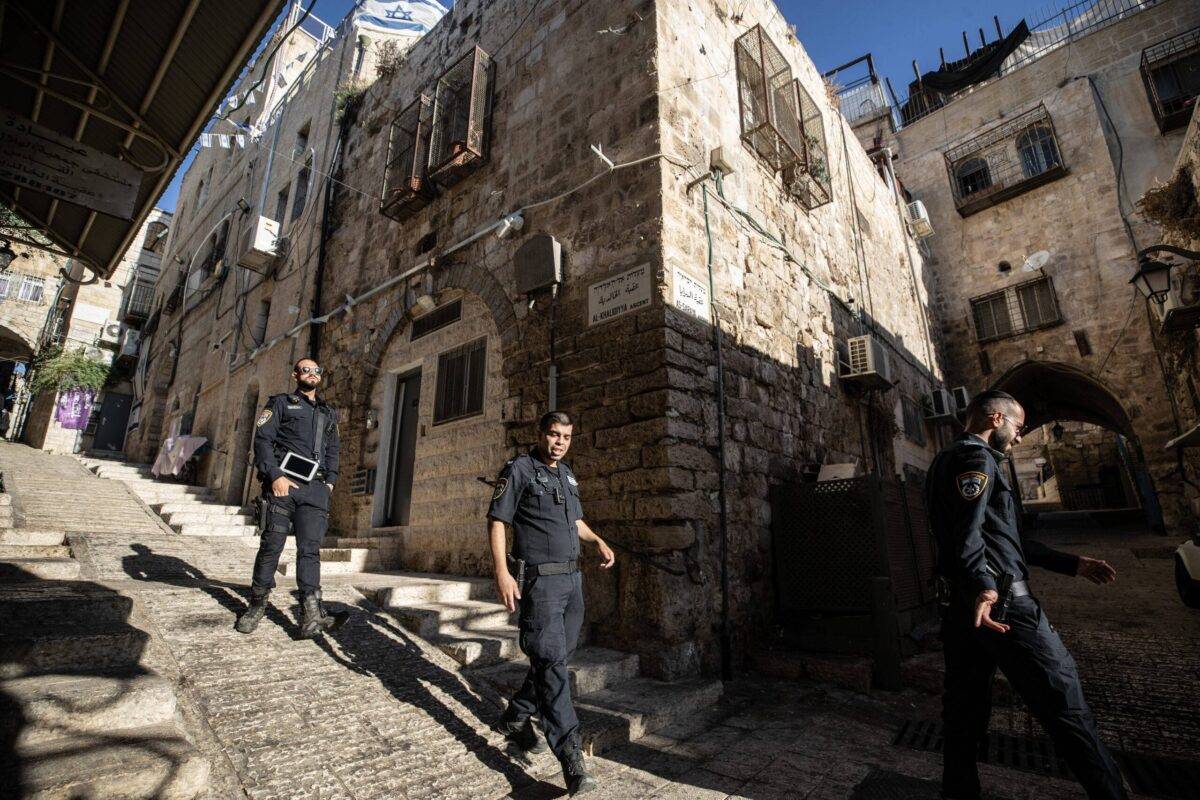 Palestinian Sub Laban family evicted from Jerusalem home as settlers ...