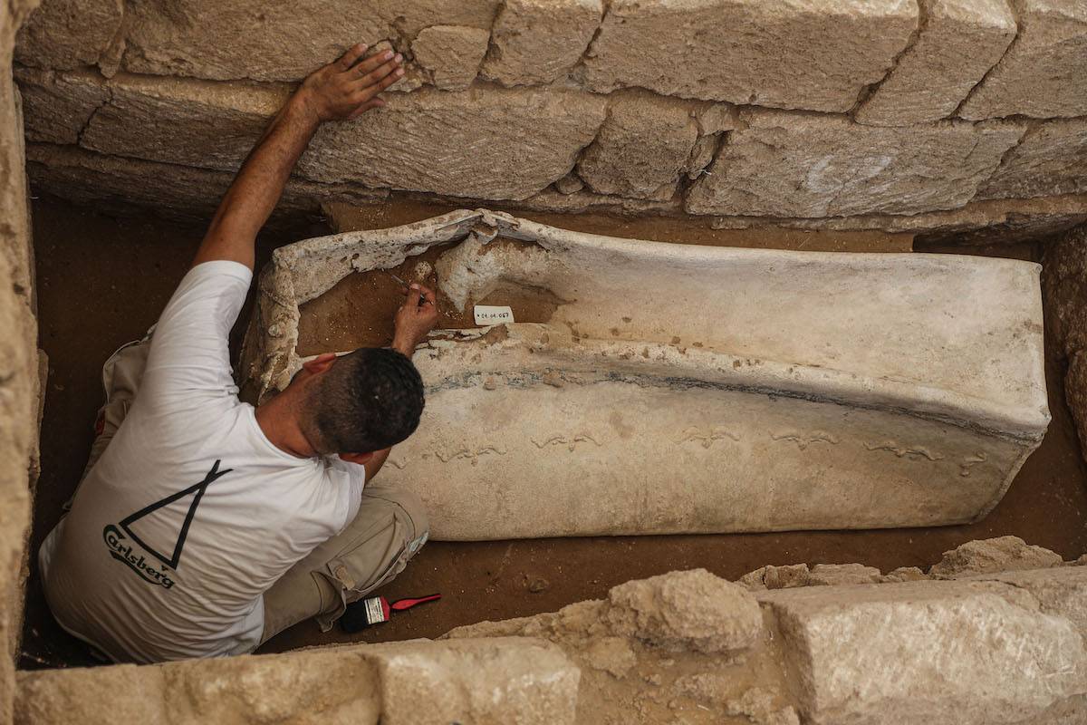 Roman Era Sarcophagus Uncovered In Gaza Middle East Monitor