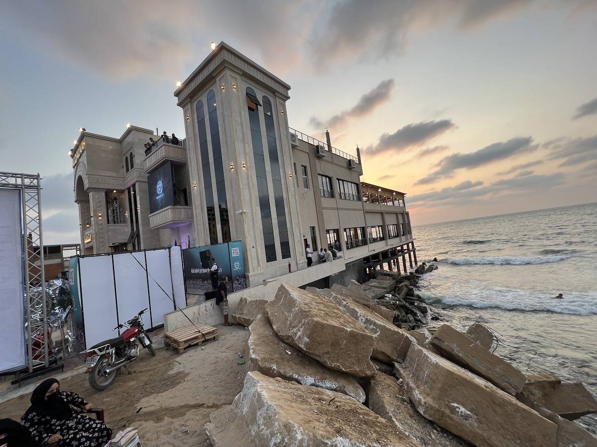 Gaza opens its first restaurant on water – Middle East Monitor