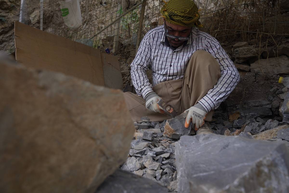 Iraqi stonemasons work in 50 degrees Celsius – Middle East Monitor