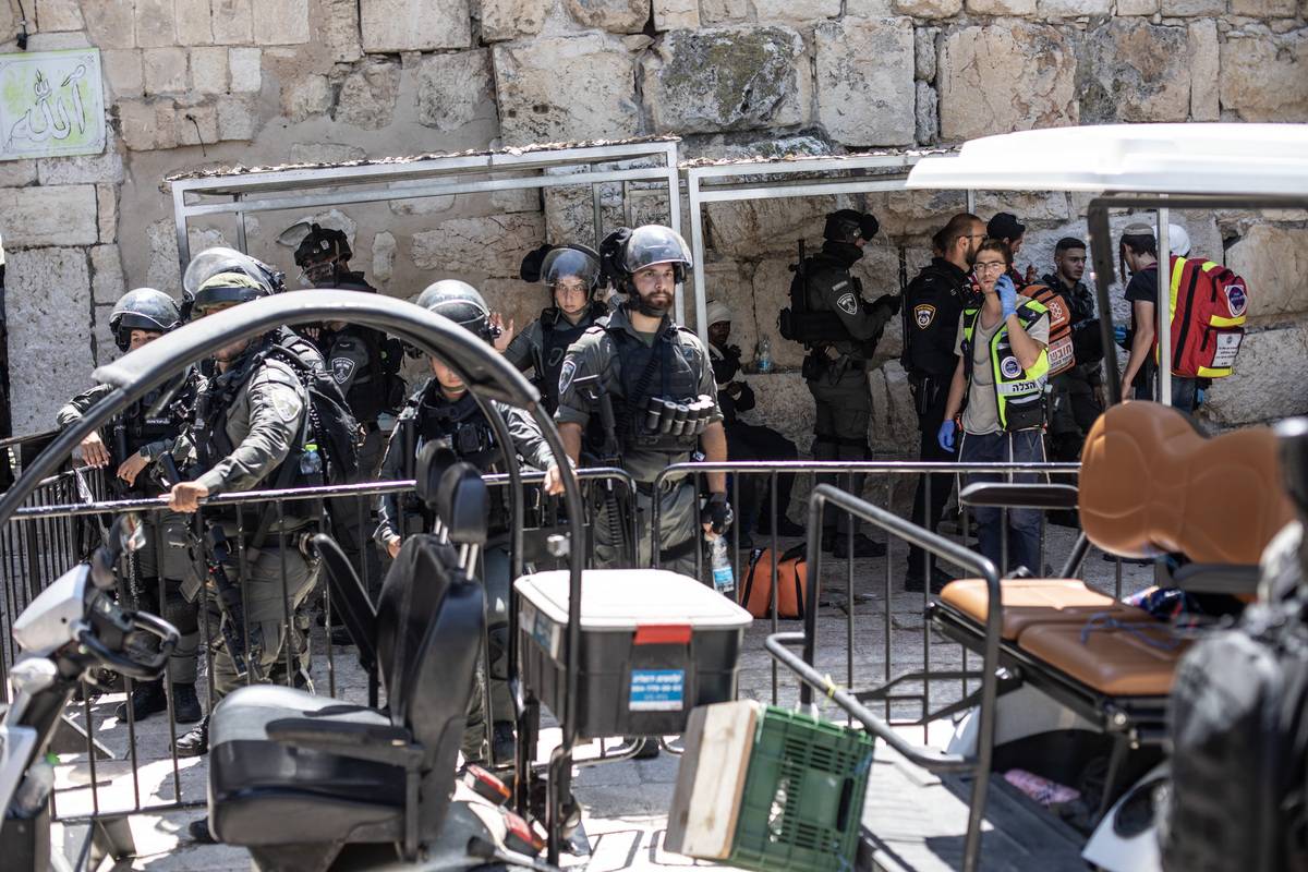 Israeli forces set up checkpoint at Lion’s Gate – Middle East Monitor
