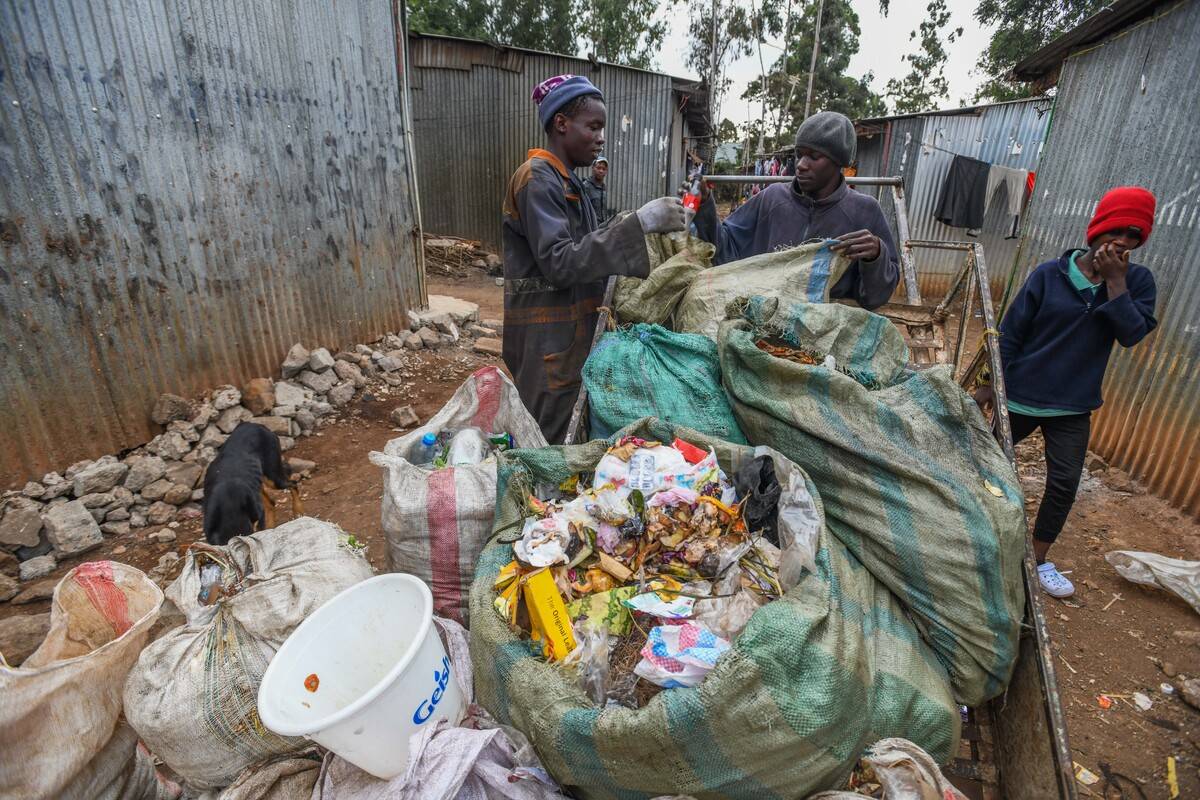 Kenyan organization transforms plastic waste into ornaments – Middle ...