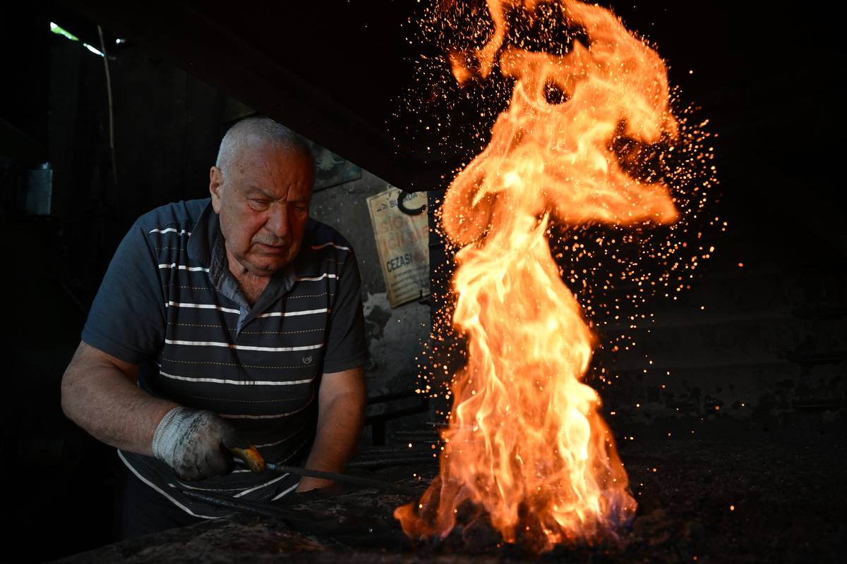 Ironsmith of 50 years continues practice in Turkiye’s Ankara – Middle ...