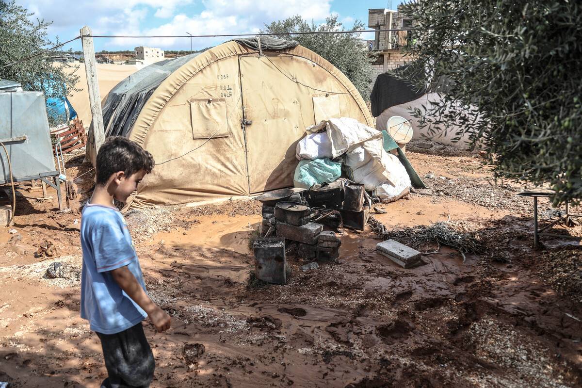 Tent settlements flooded due to the heavy rain hit Syria’s Idlib ...