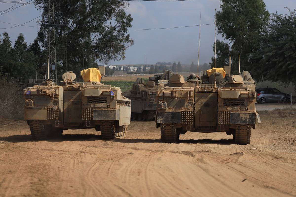 Israel increases tank and armored vehicle deployment to Gaza border ...