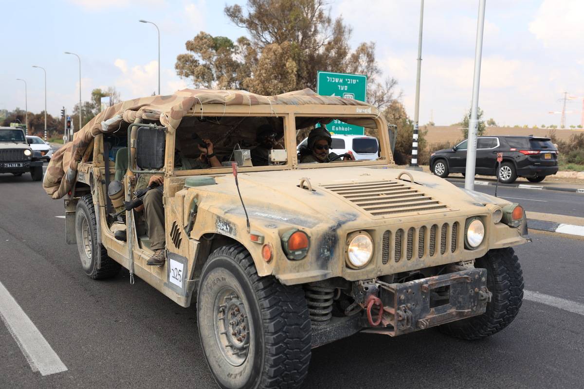Israeli military mobility on the Gaza border – Middle East Monitor