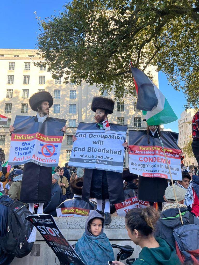 London: Hundreds of thousands march in support of Gaza – Middle East ...
