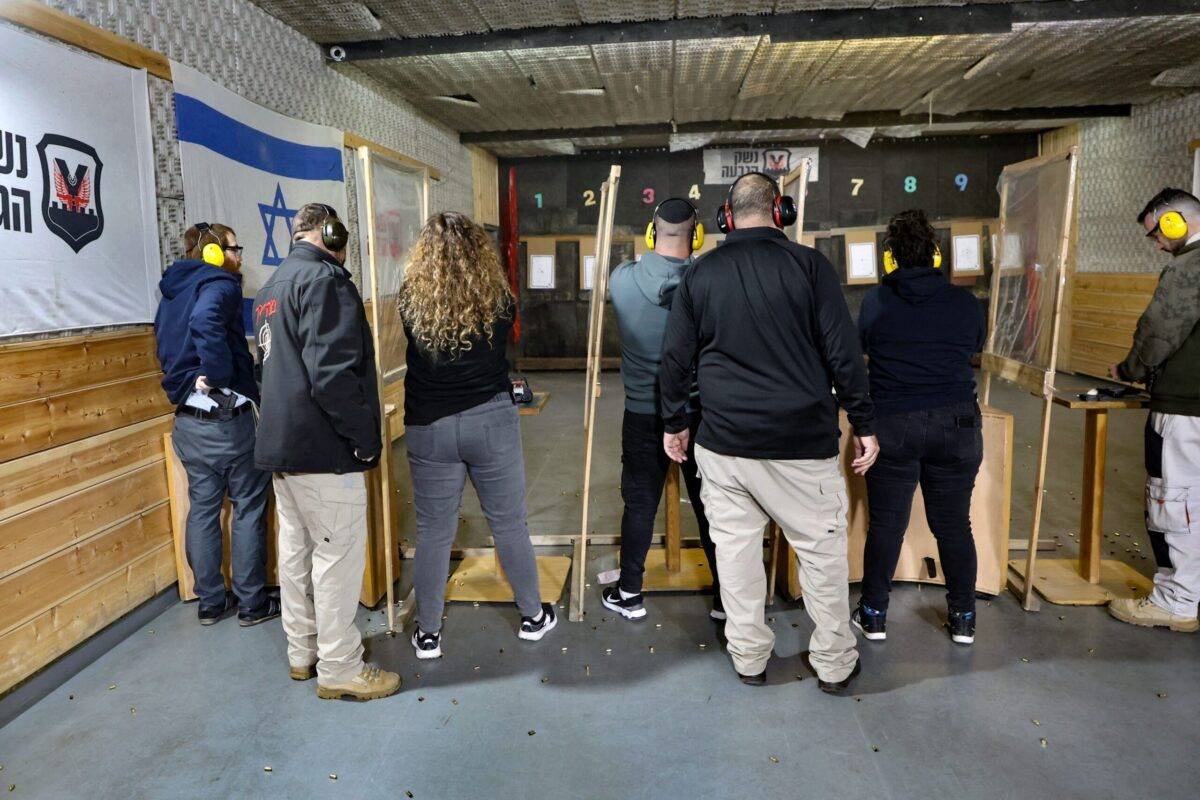 Over 190 000 Applications Filed For Weapons Licenses In Israel Since 7 Over 190 000 Applications Filed For Weapons Licenses In Israel Since 7