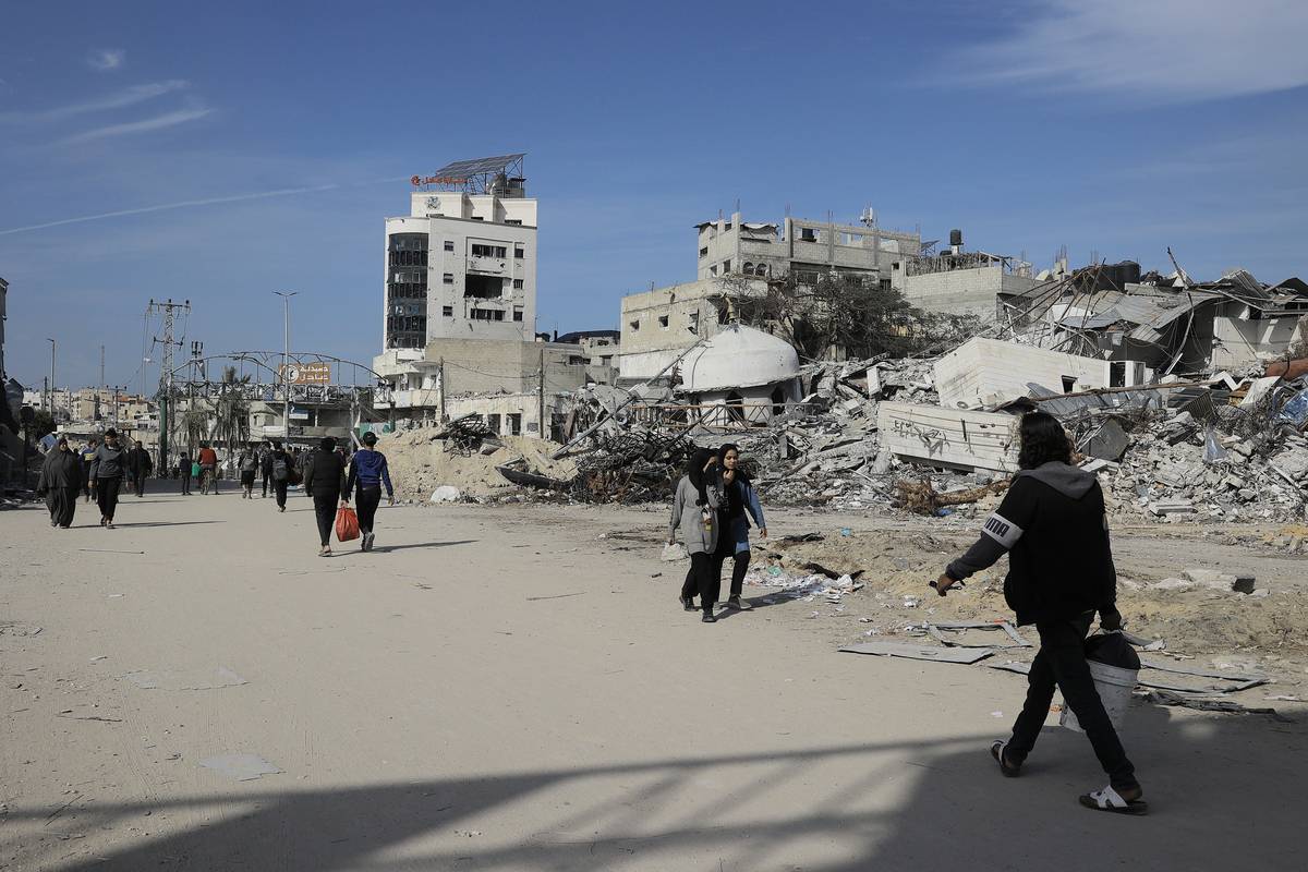 Israeli attacks target historical buildings in Gaza – Middle East Monitor