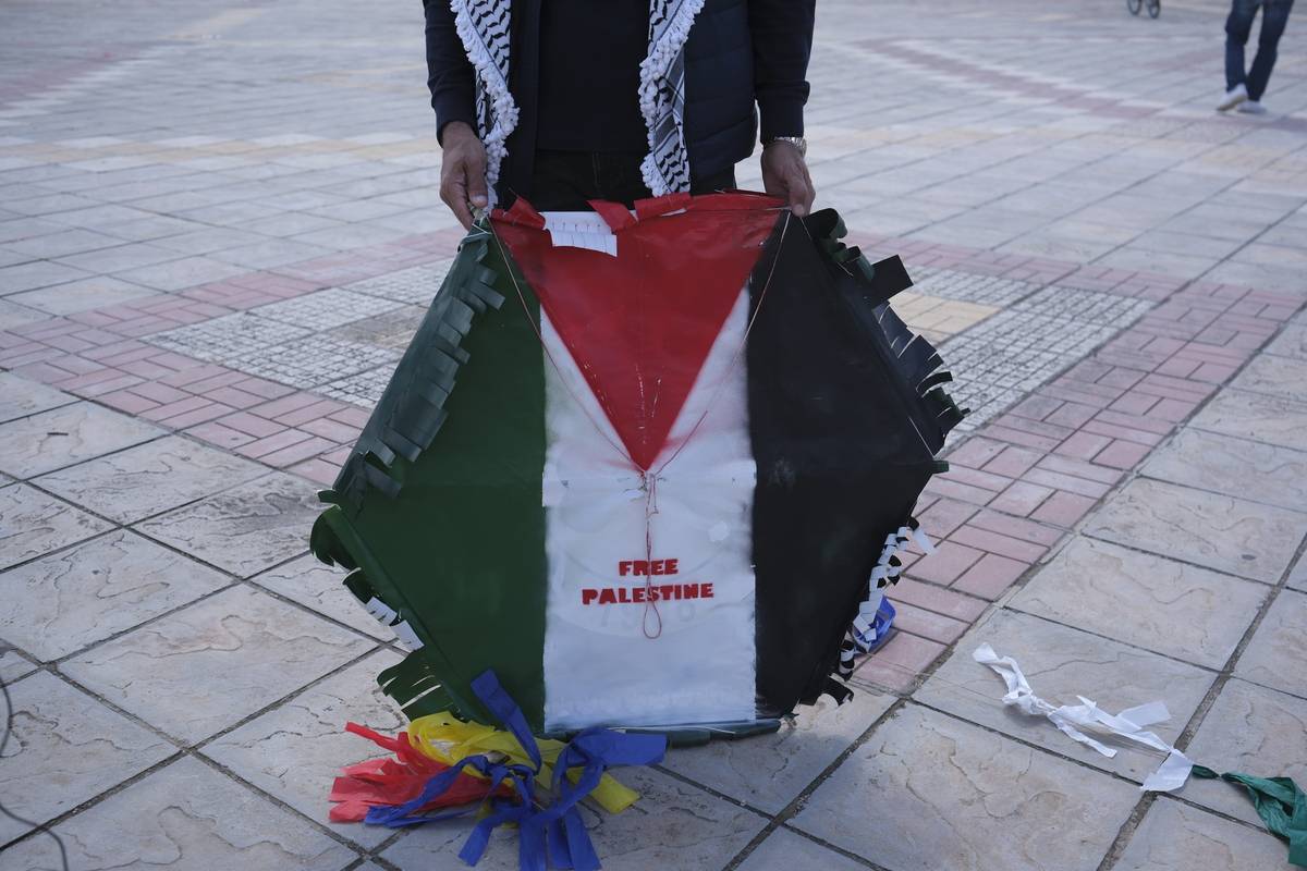 Flying kites for Palestinian over Athens – Middle East Monitor