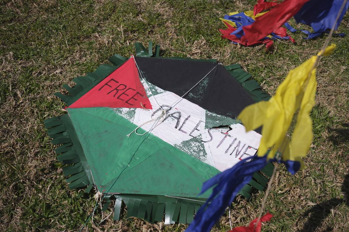Flying kites for Palestinian over Athens – Middle East Monitor