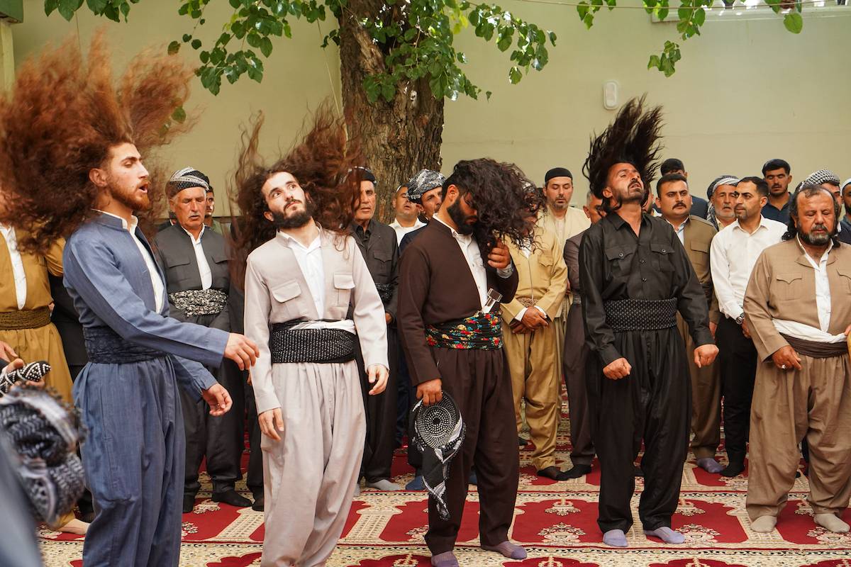 Qadiriyya sect form dhikr ring in Iraq’s Duhok – Middle East Monitor