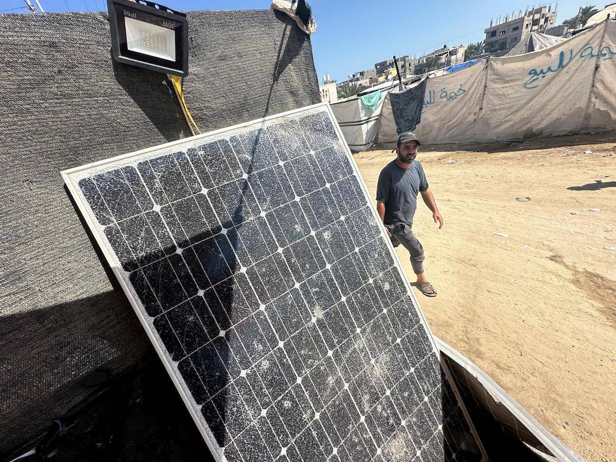 Piecing together Gaza’s shattered solar panels – Middle East Monitor