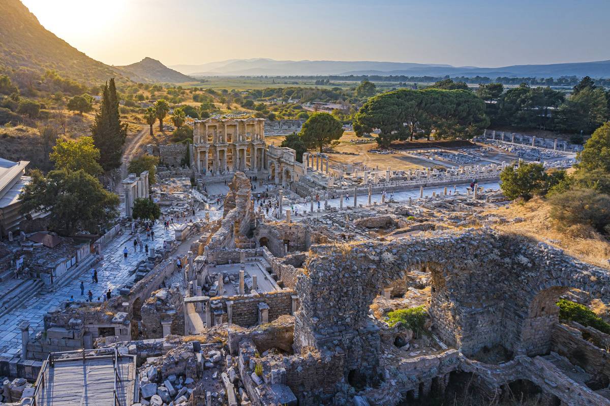 ‘Nighttime archaeology’ at the ancient city of Ephesus – Middle East ...
