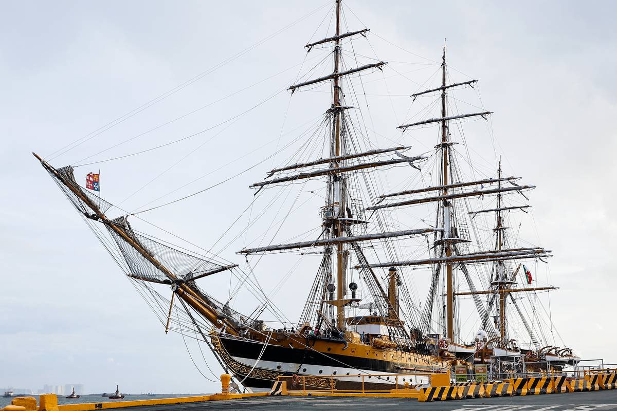 “World’s most beautiful ship” Amerigo Vespucci docked in Philippines ...