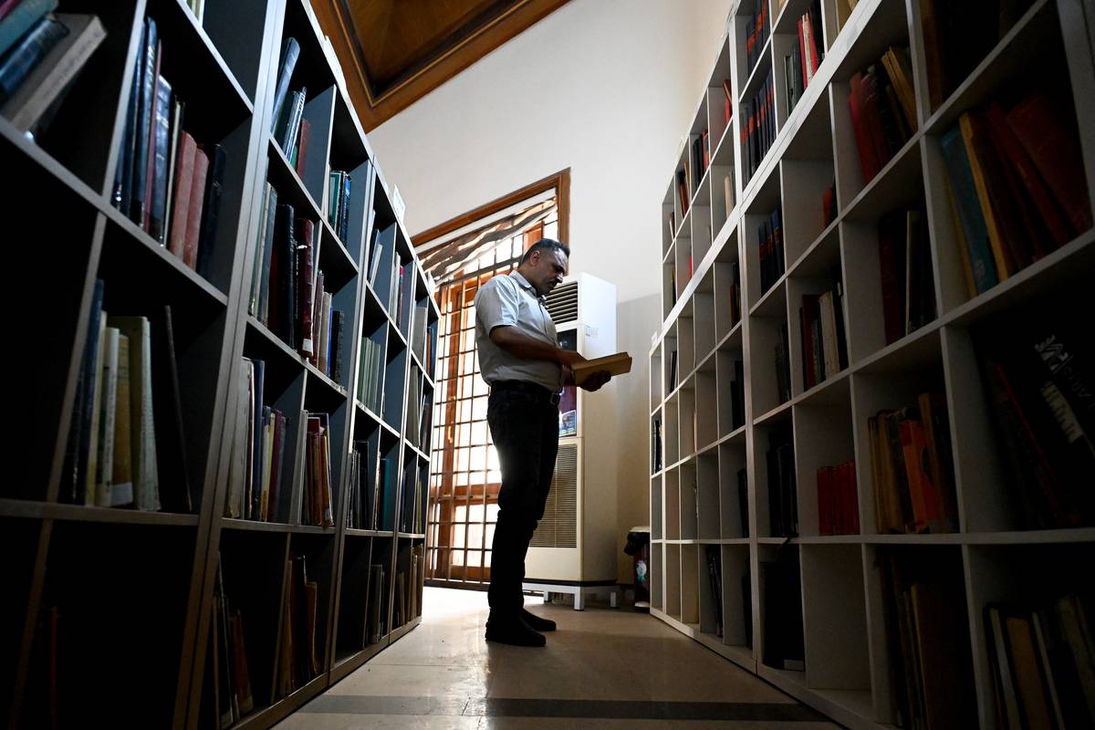 Saddam Hussein’s palace in Basra converted into a library – Middle East ...