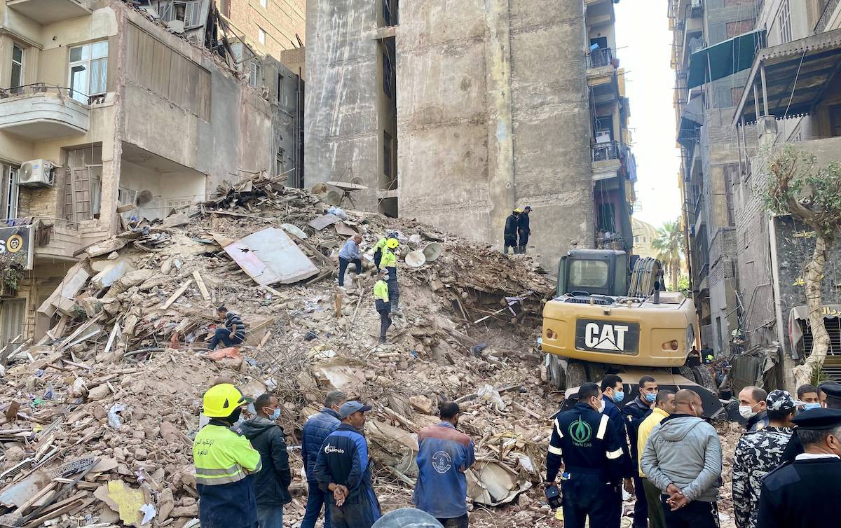 Search and rescue efforts underway after 4 storey building collapse in ...