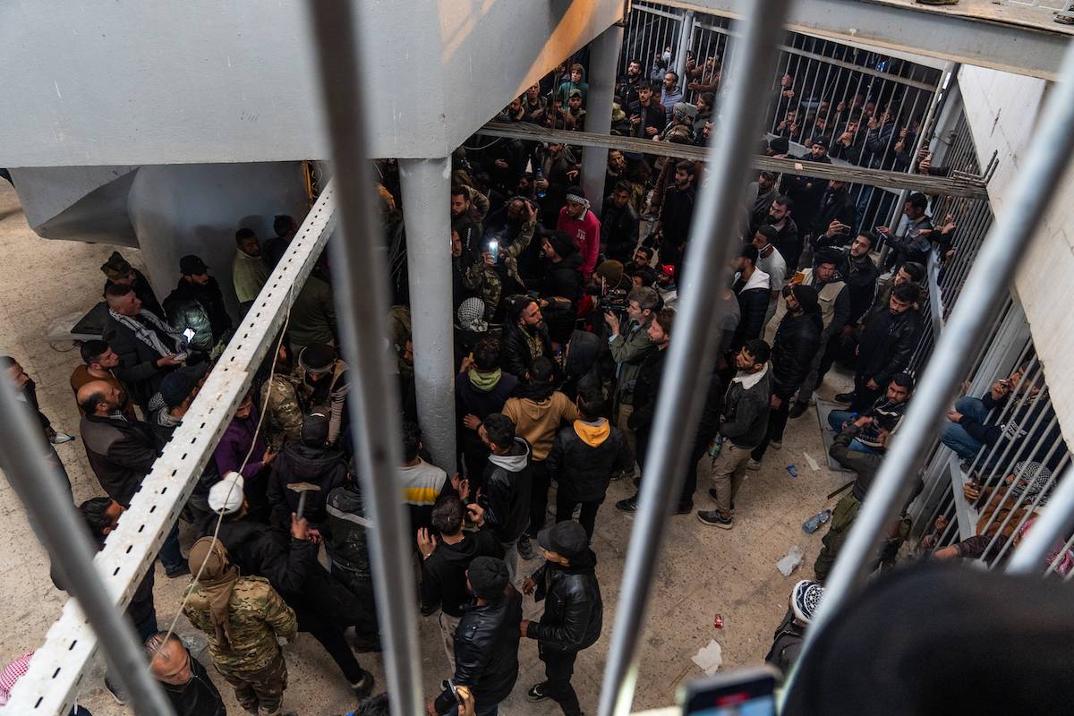 Waiting continues in Sednaya Prison in Damascus – Middle East Monitor