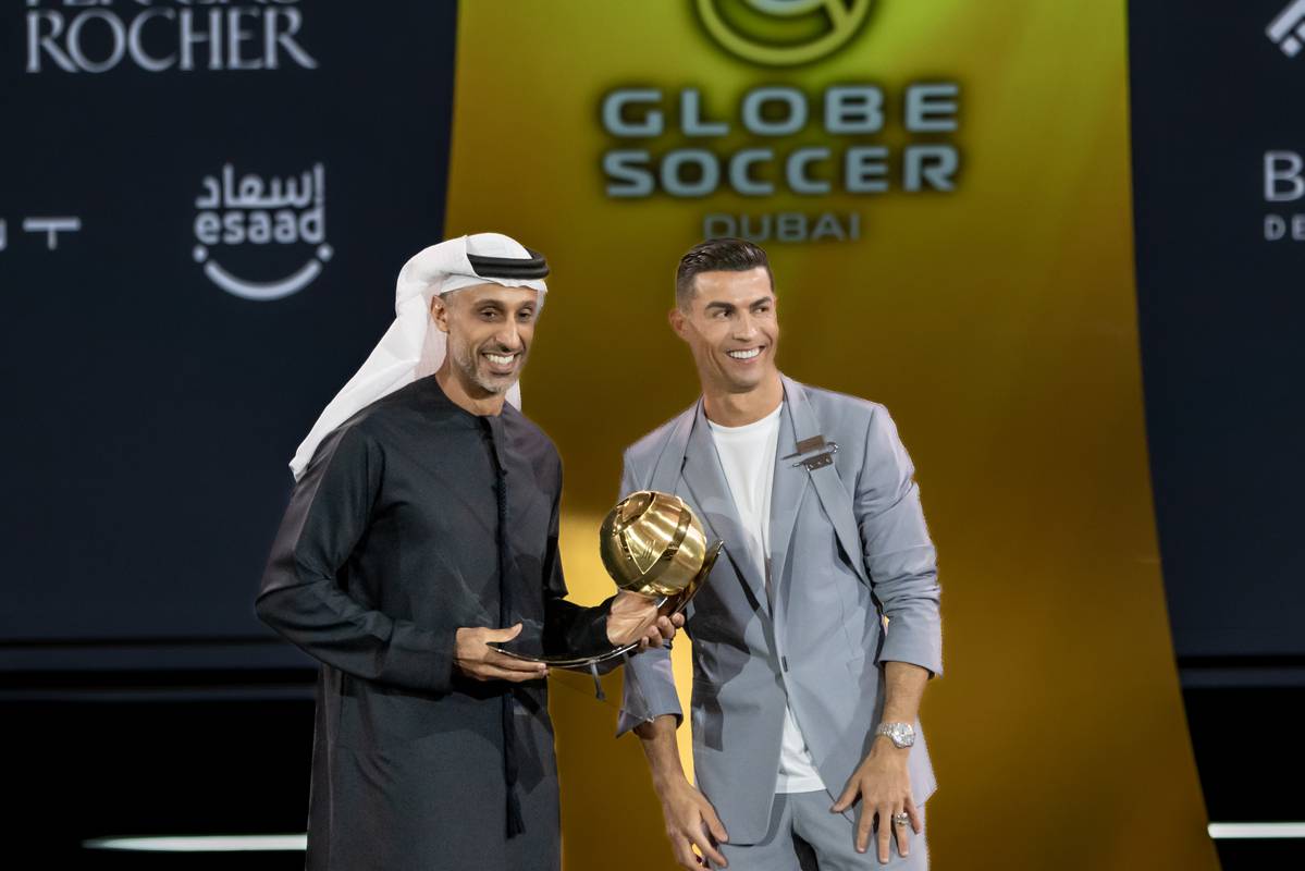 Cristiano Ronaldo Attends Globe Soccer Dubai Awards Middle East Monitor
