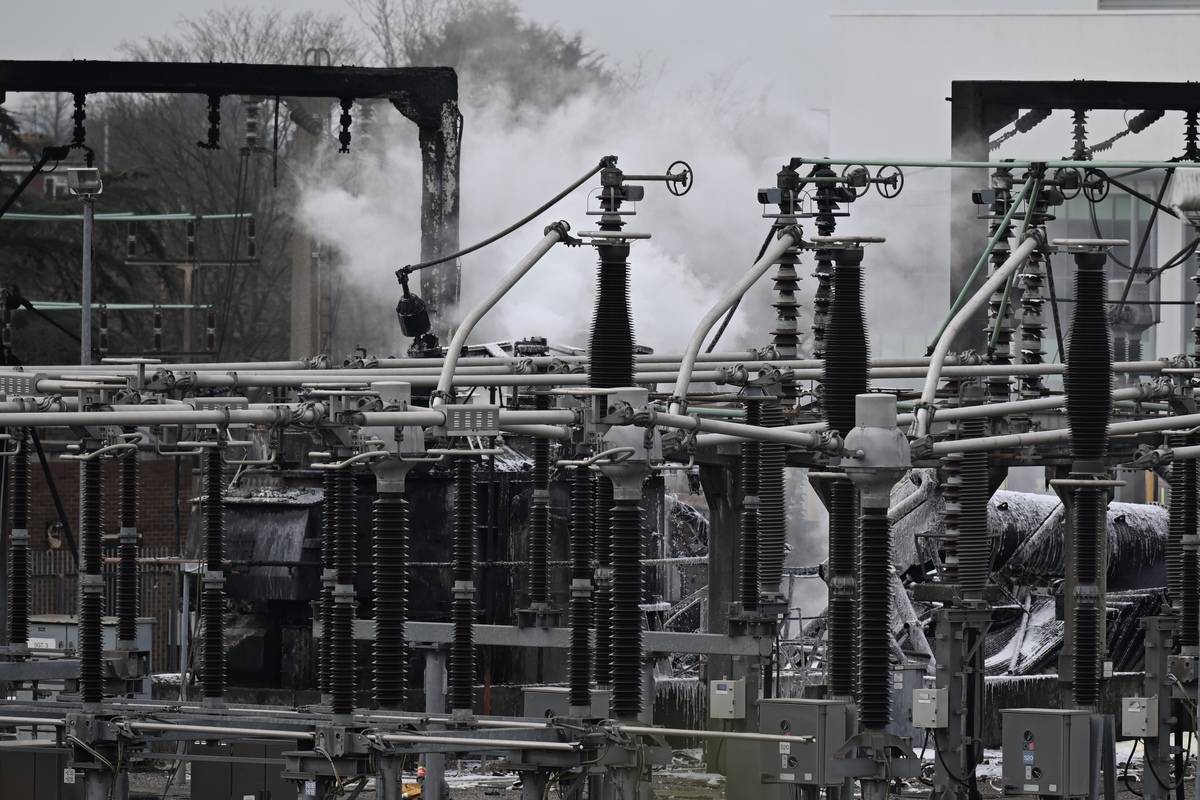 Fire at electrical substation forces closure of UK’s Heathrow Airport ...