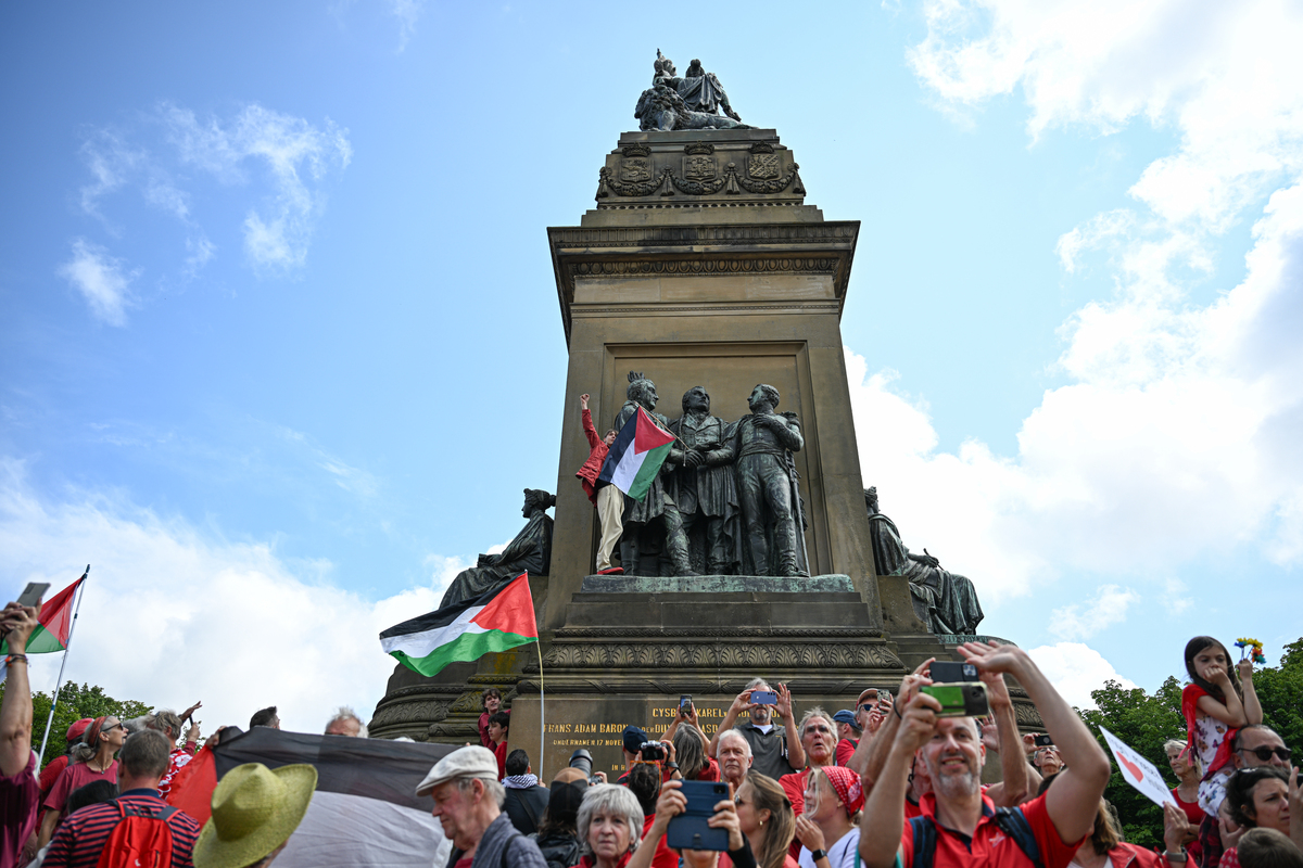 Massive red wave for Palestine: drawing the red line in The Hague ...