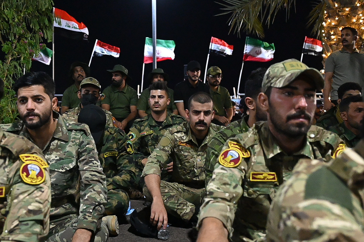 Collective praying event in Iraq for Iran under Israeli attacks ...