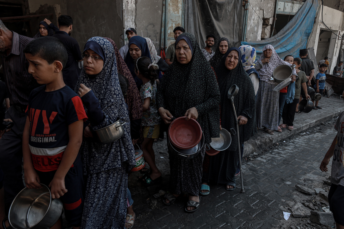 Food distributed to Palestinians fighting hunger in Gaza – Middle East ...